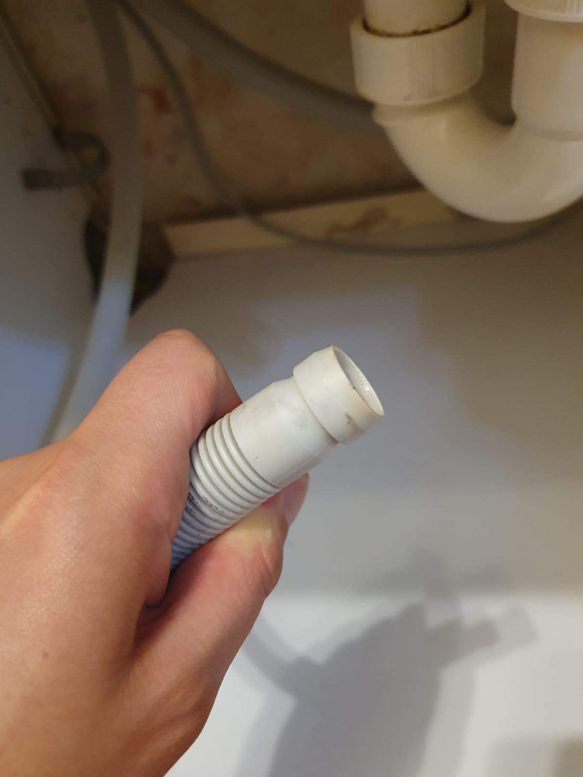 Wie schließe ich den etwas besonderen Abwasserschlauch meiner ...