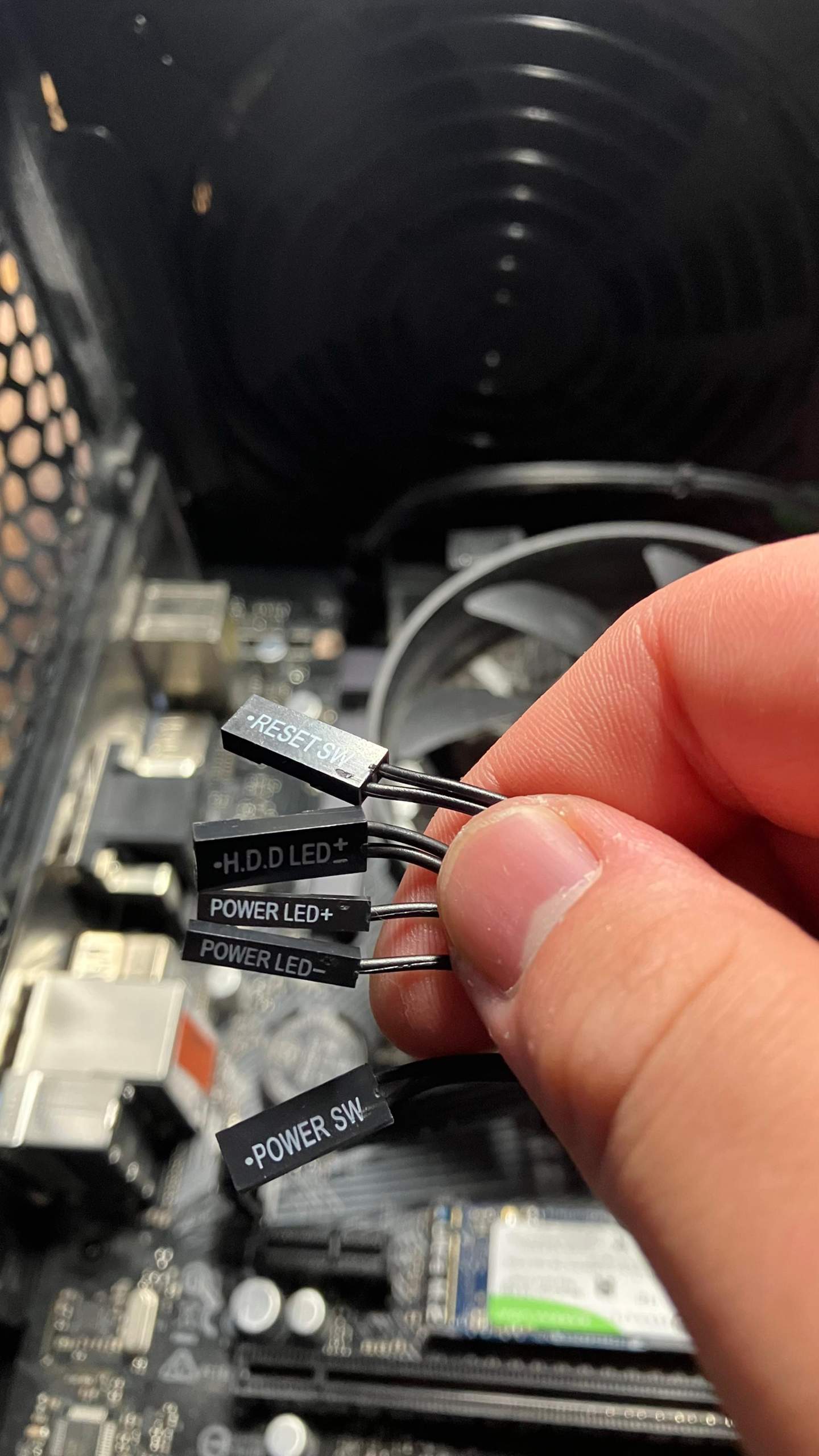 Wie schließe ich die Reset SW, HDD LED+-, Power SW & Power LED richtig an? (Gaming PC, Mainboard)