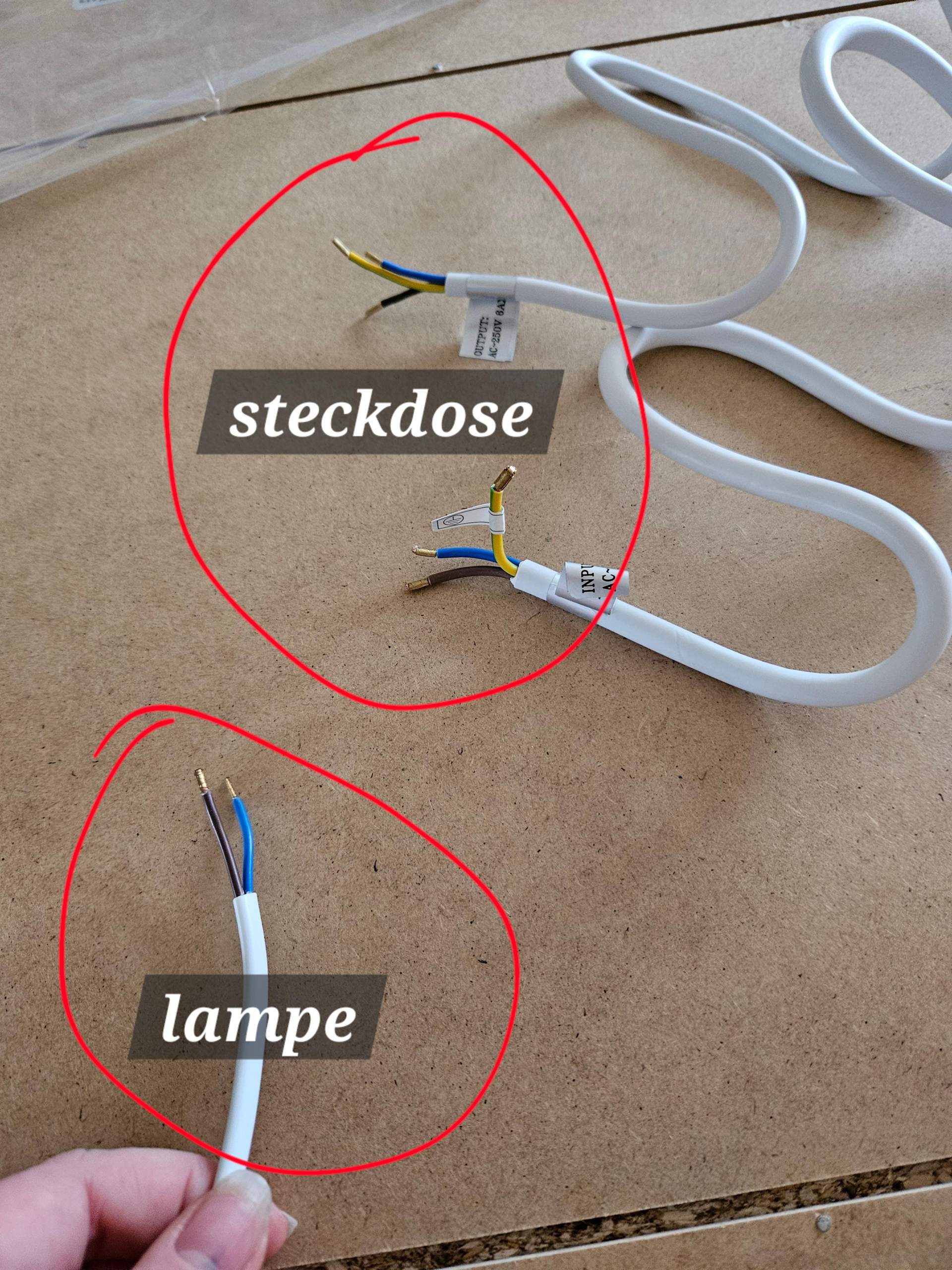 Wie soll ich Spiegelschrank mit Steckdosen und Beleuchtung anschliessen ...