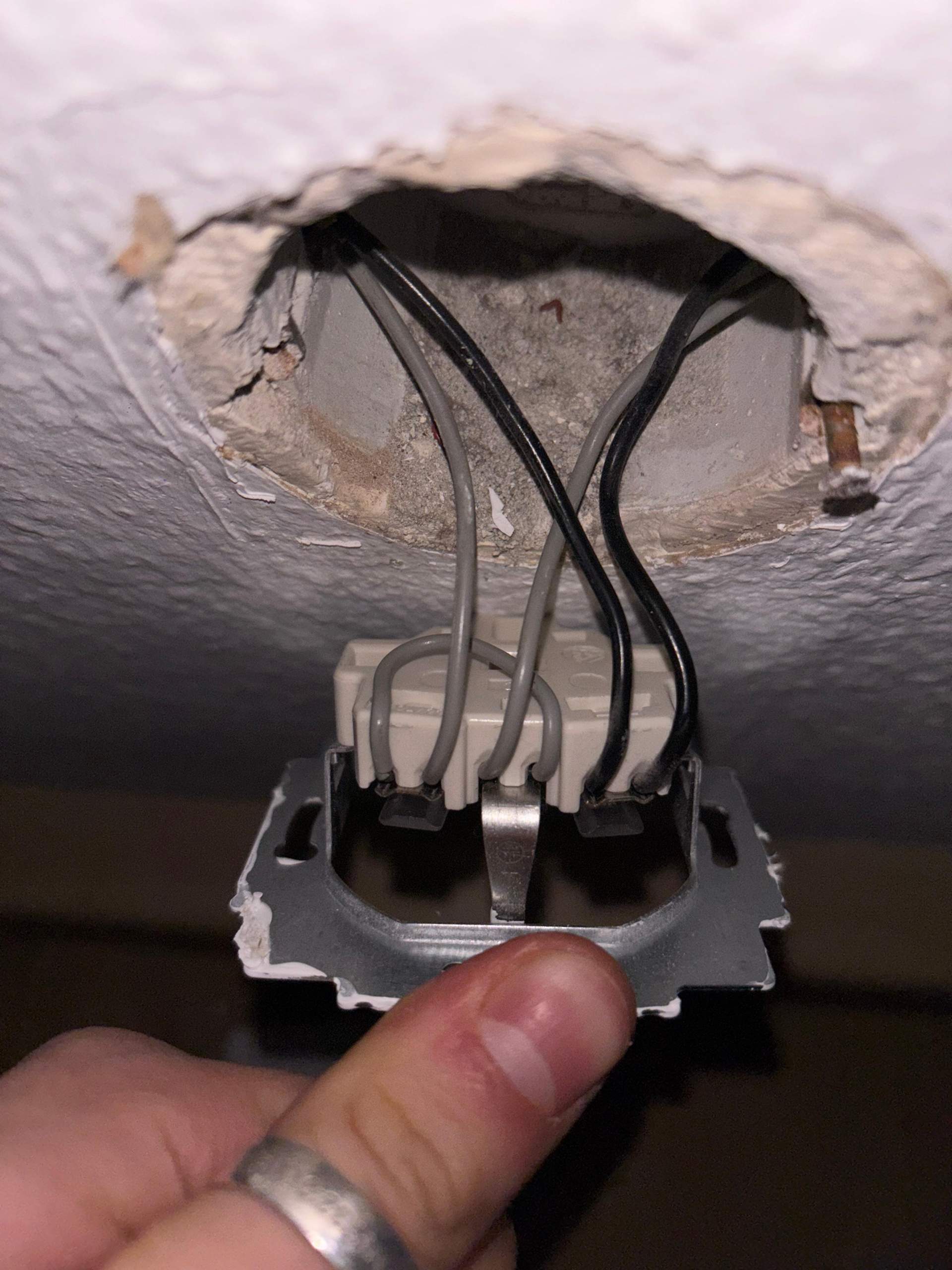 Wie Steckdose anschließen? (Strom, Elektrik, Kabel)