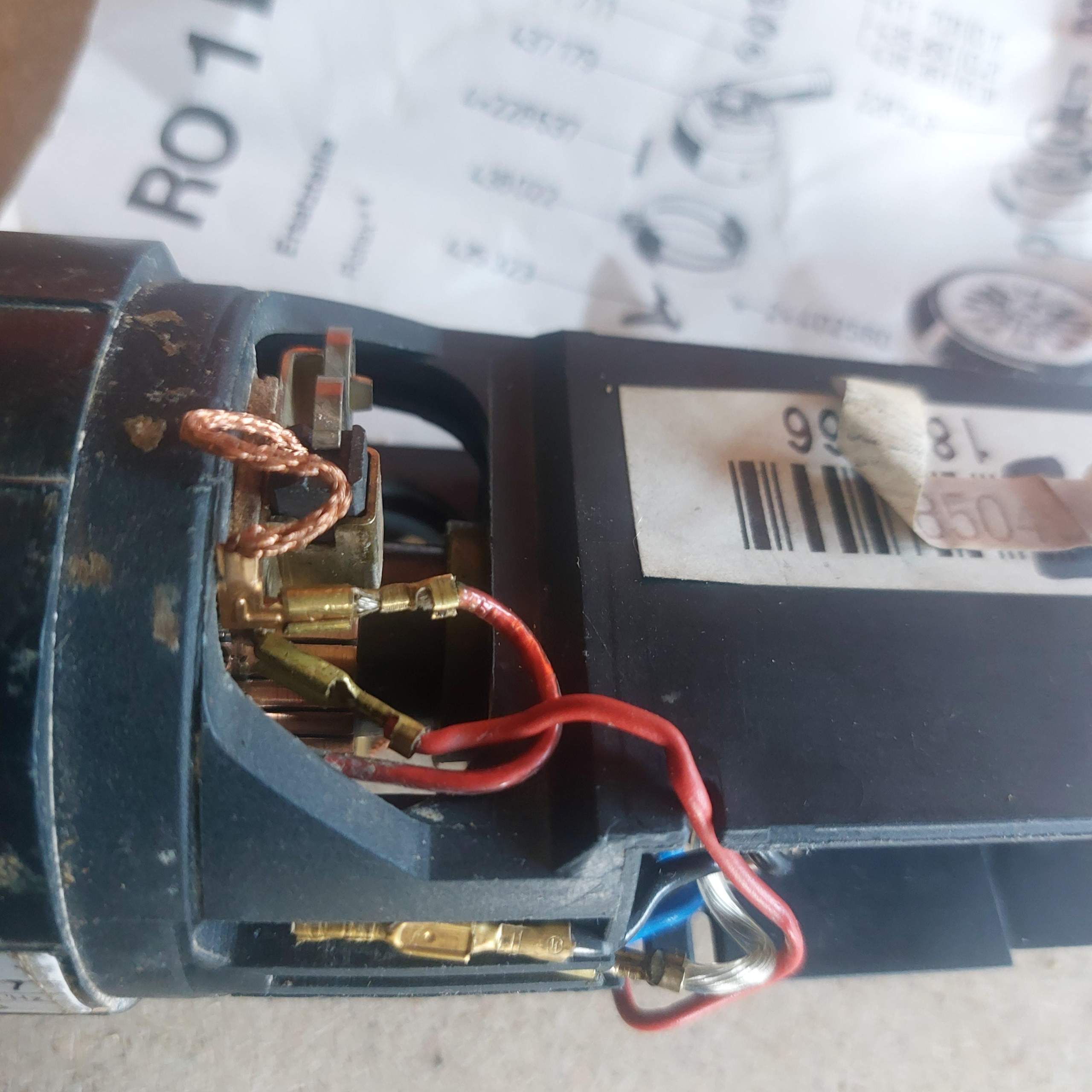 Wie verbindet man Wicklung und Platine eines Festo Ro 1E mit ...