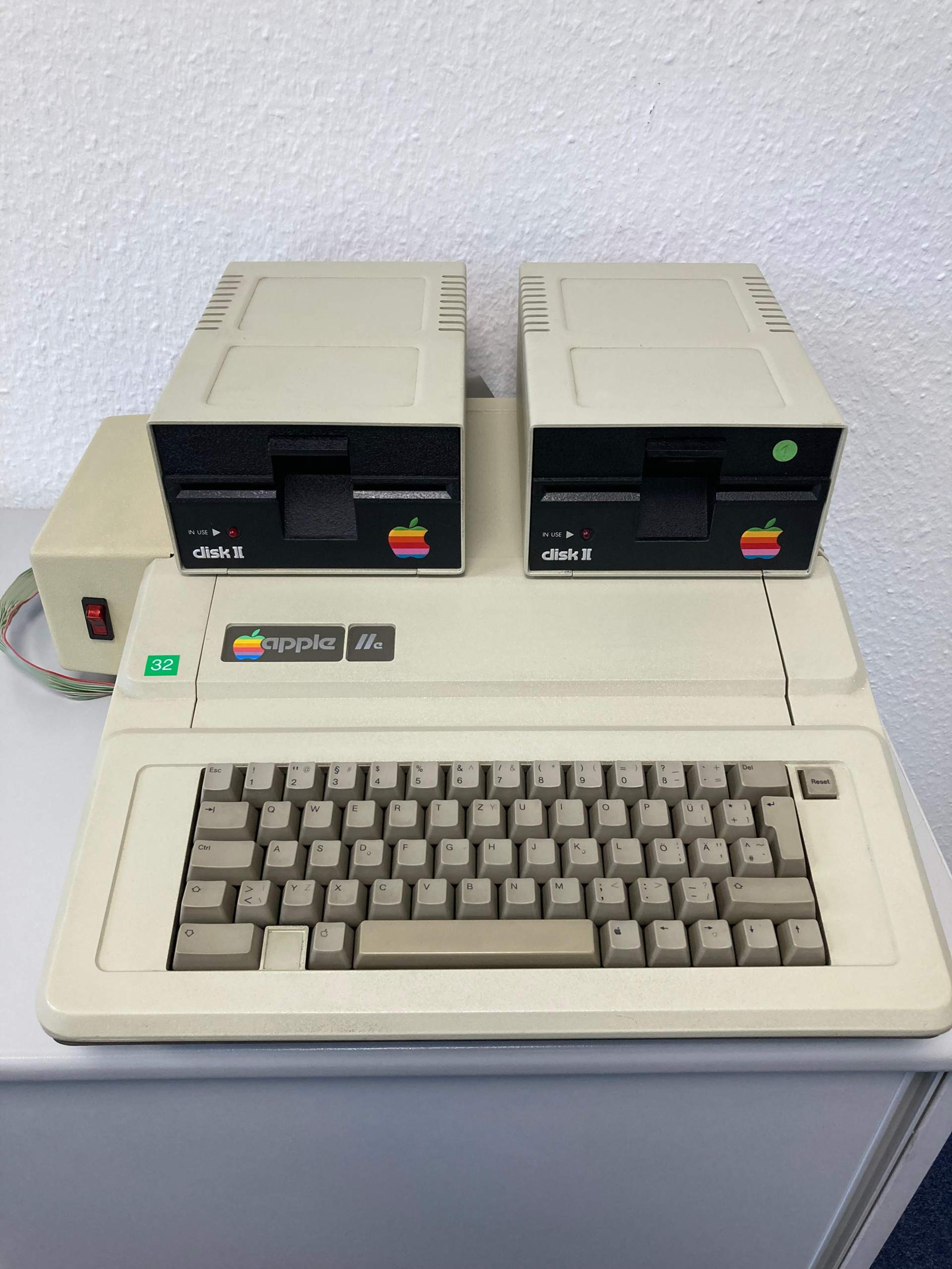 Wie viel ist mein Apple IIe mit Zubehör wert? (Computer, Technik ...