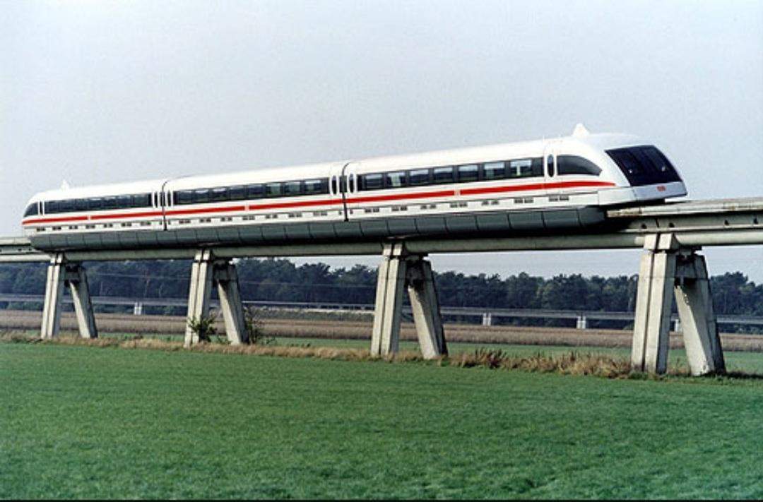 Wie würdet ihr es finden wenn in Deutschland eine Transrapid trasse ...