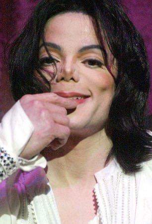 Wieso sieht Michael Jackson 2008 komplett anders aus als in 2003? (Rap ...