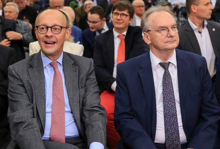 Wird Friedrich Merz als Bundeskanzler die absolute Mehrheit der AfD in ...