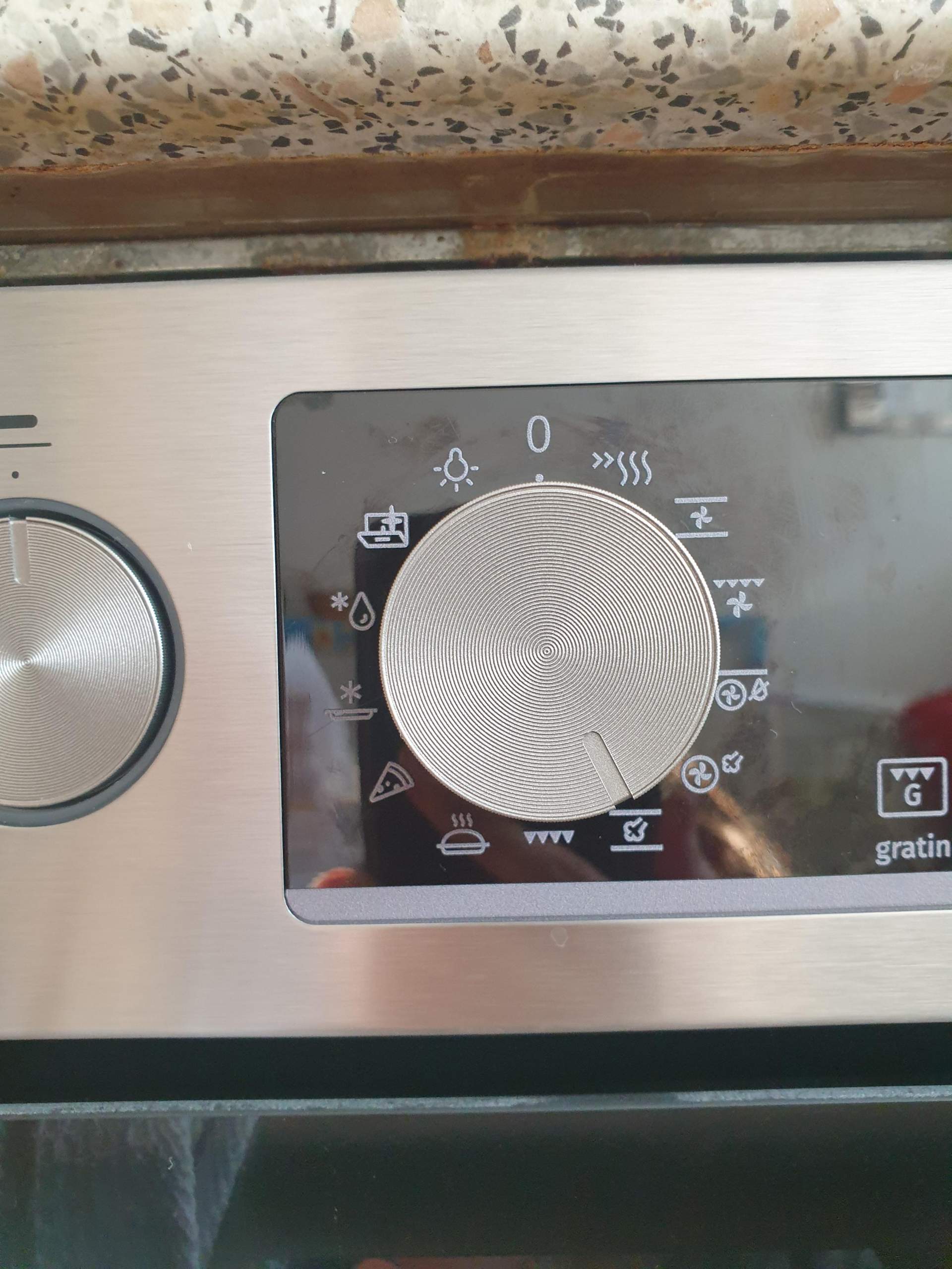 Wo ist hier am Ofen die Unterhitze (siehe Bild)? (kochen, Küche, backen)