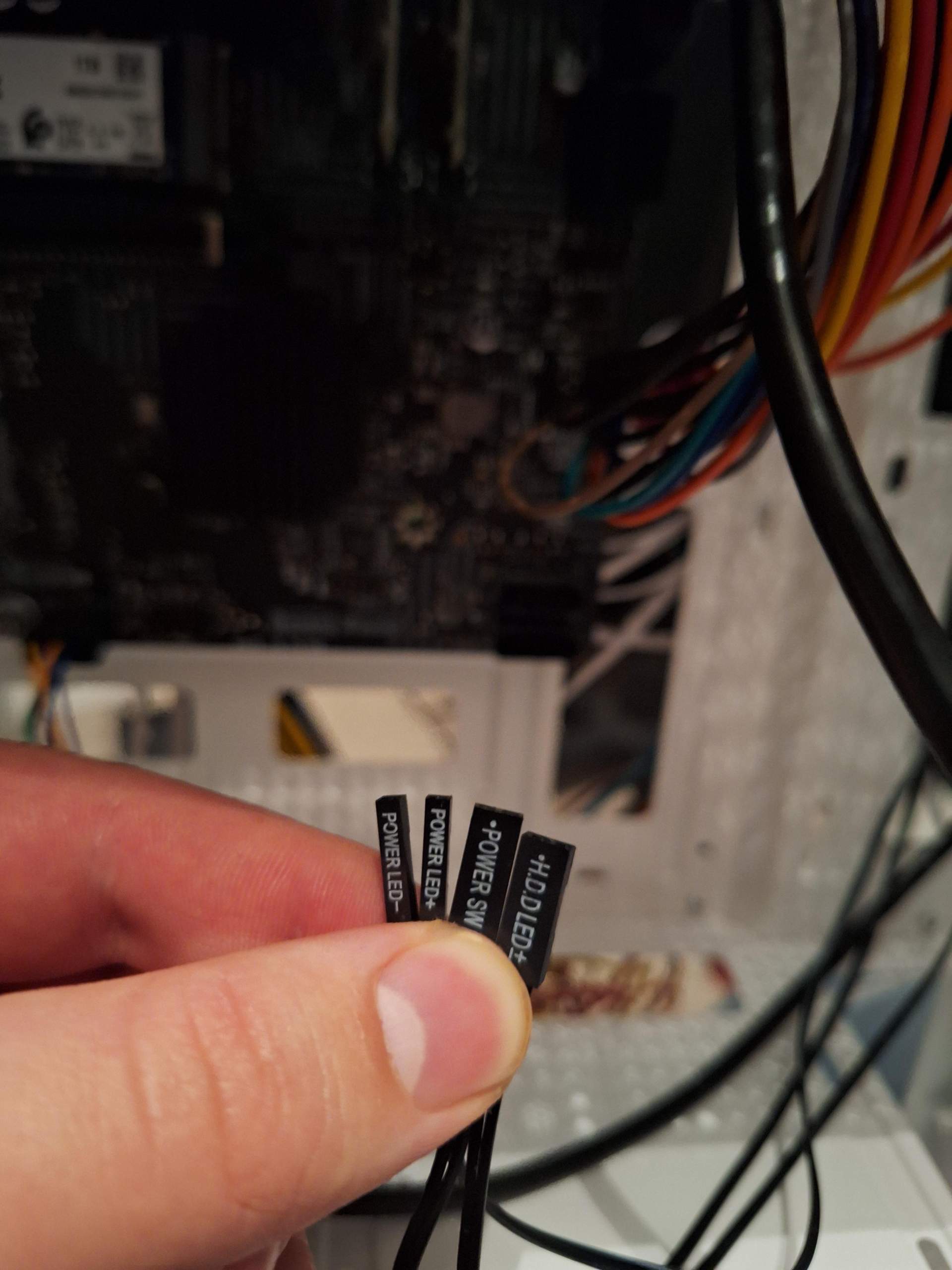 Wo kommen diese Kabel ins Mainboard rein? (PC-Problem, PC bauen, PC ...