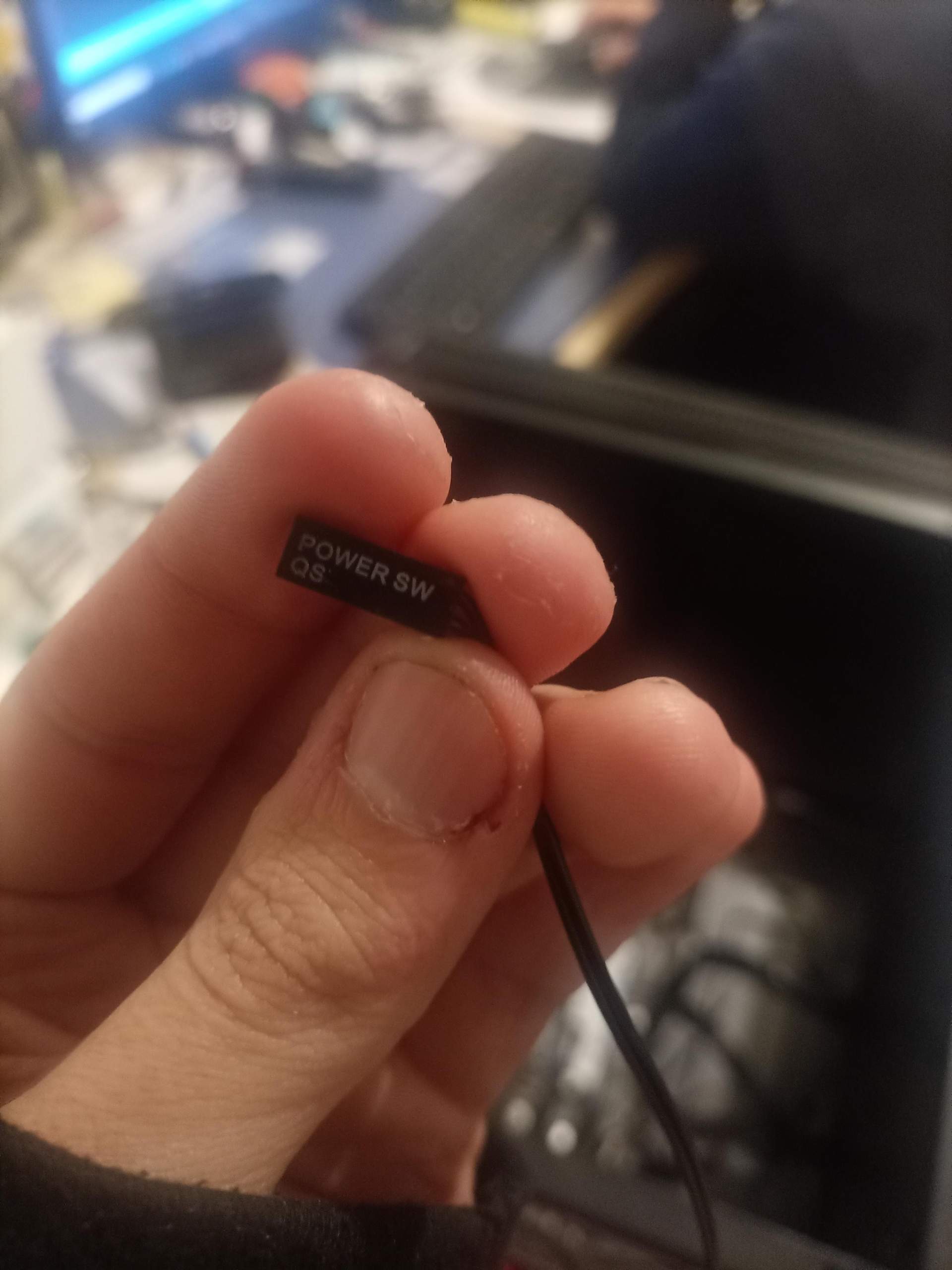 Wo kommt der Power sw Stecker hin? (Gaming PC, CPU, Mainboard)