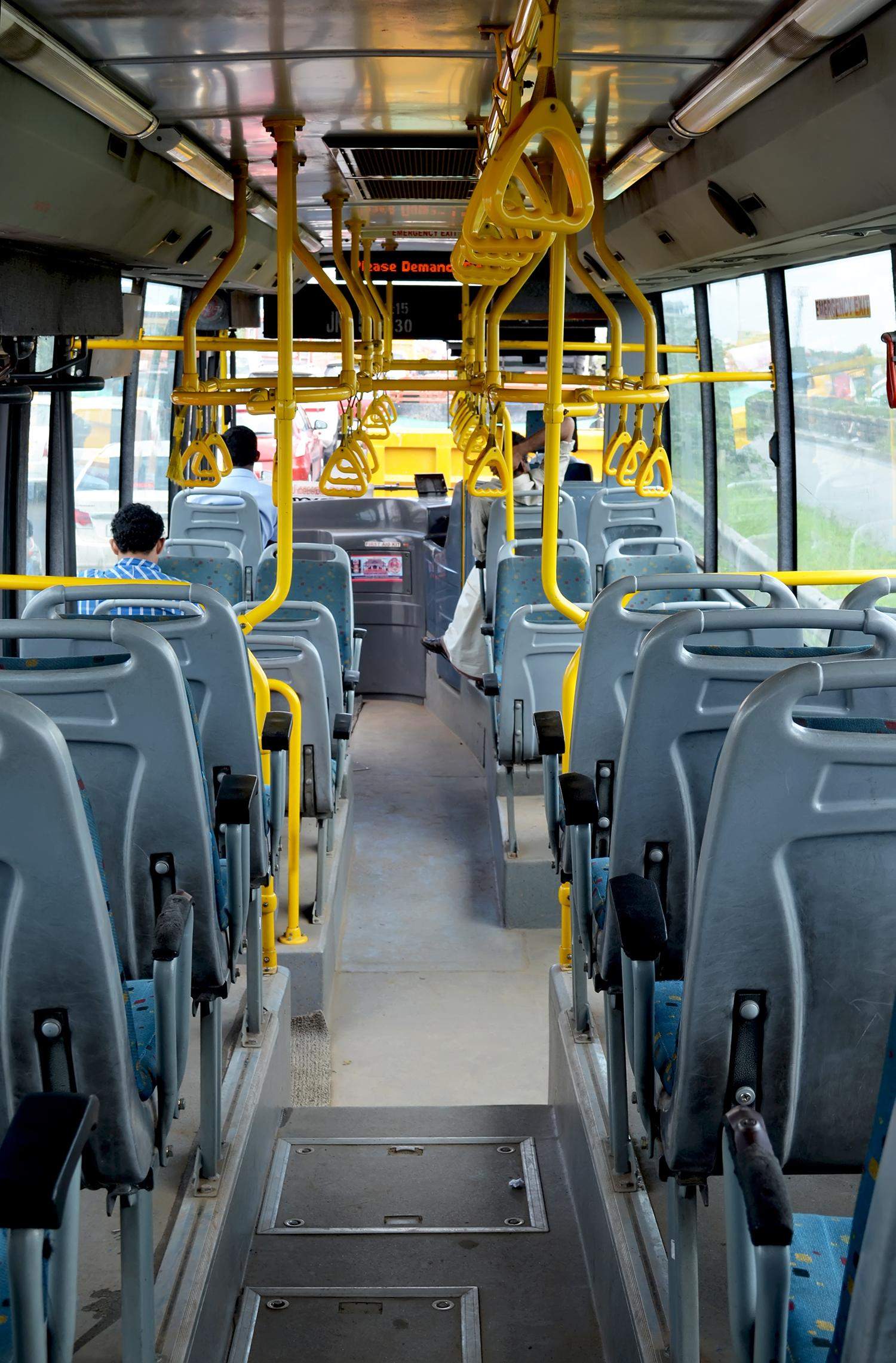 Wo setzt ihr euch meistens hin, wenn ihr mit dem Bus unterwegs seid ...