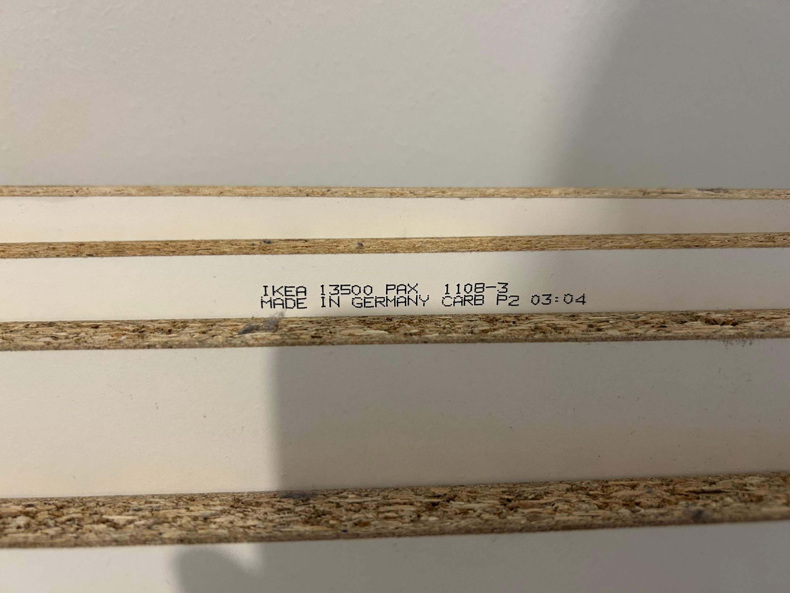 Womit fängt man beim Aufbau dieses Schranks an (habe es zerlegt gekauft ...