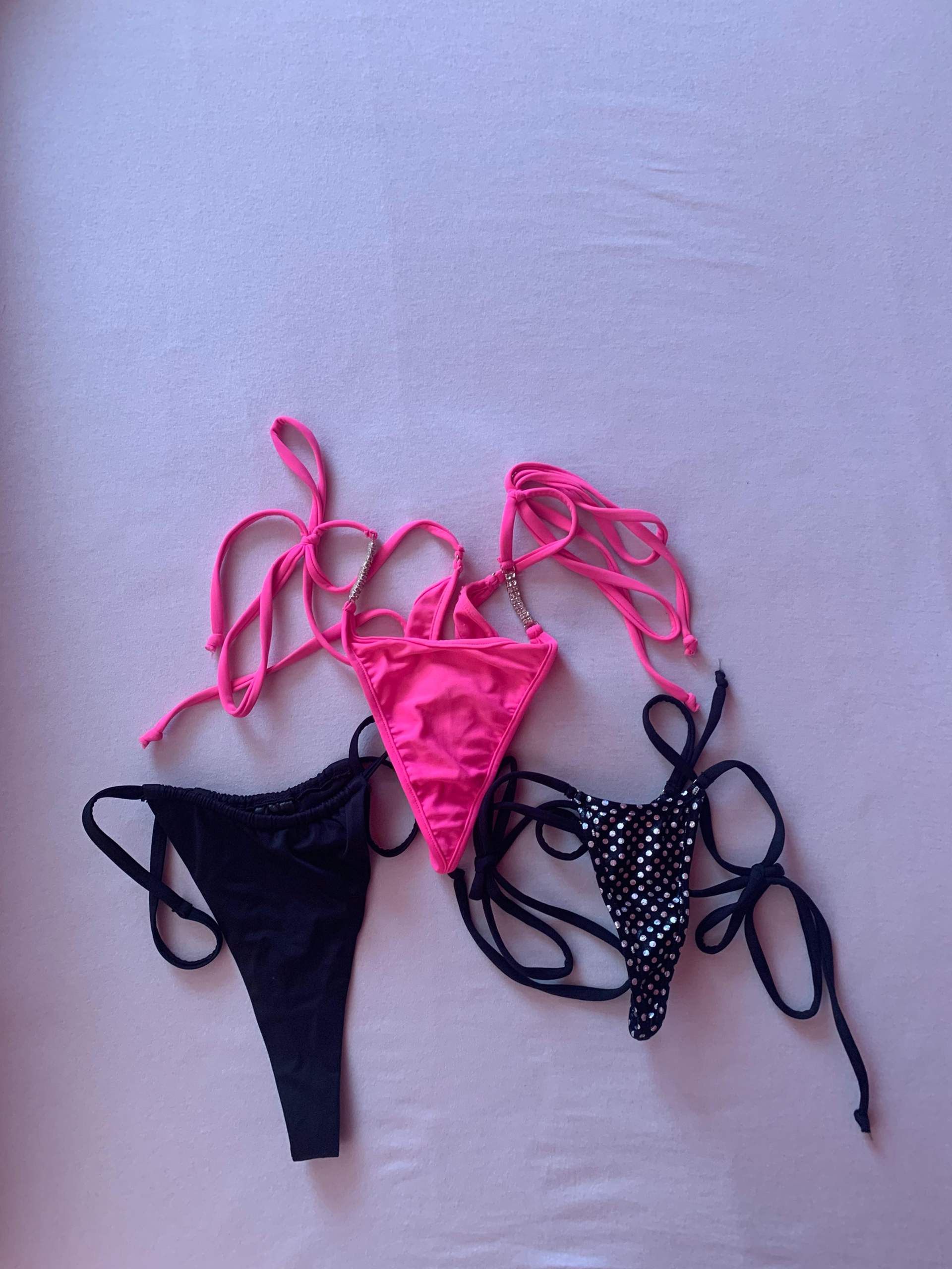 Würdest du als reifere Frau (Ü50) mit guter Figur solche Strings z.B. am Strand, Pool oder in ...